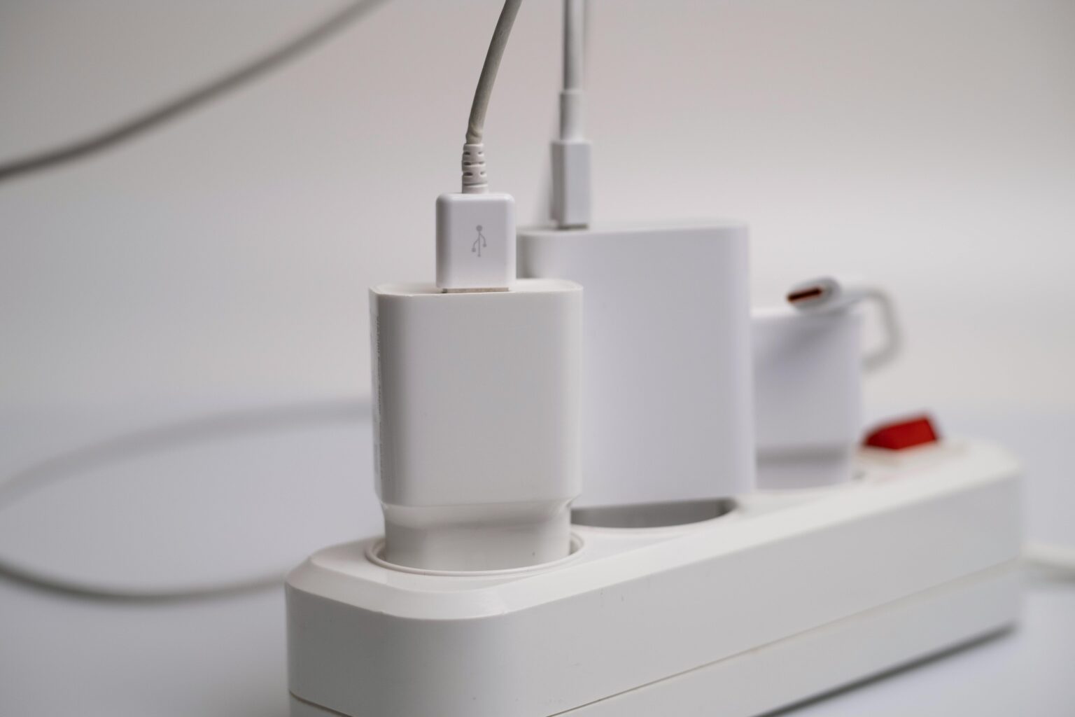 7 Effective Tips To Improve Laptop Charging Speed