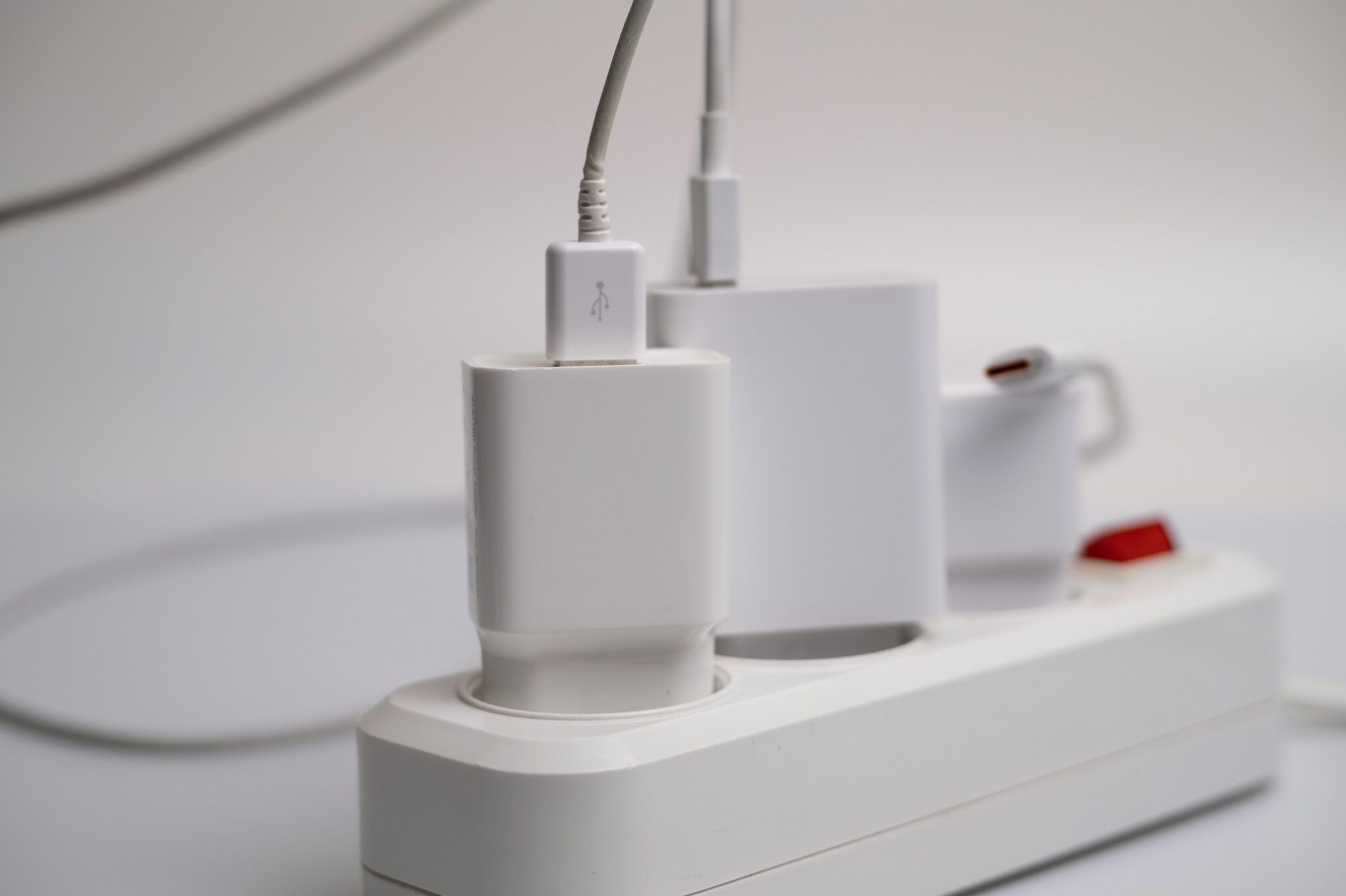 7 Effective Tips To Improve Laptop Charging Speed